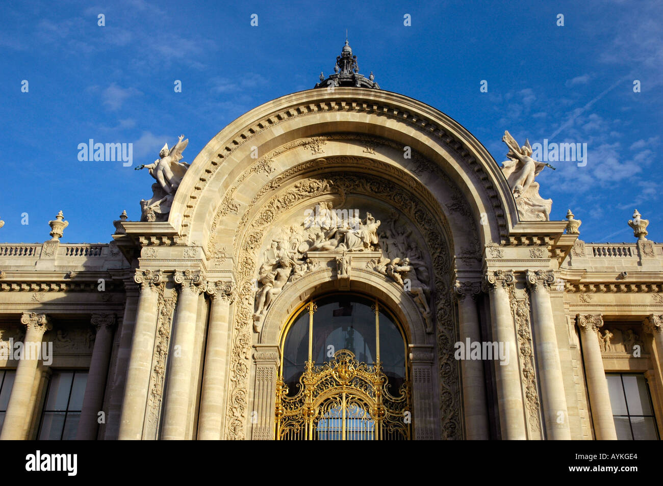 Little paris museum hi-res stock photography and images - Alamy