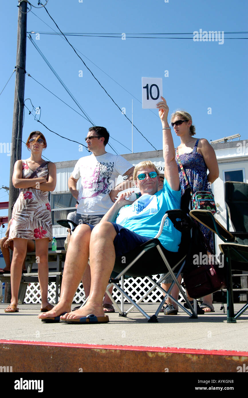 Judges score cards hi-res stock photography and images - Alamy