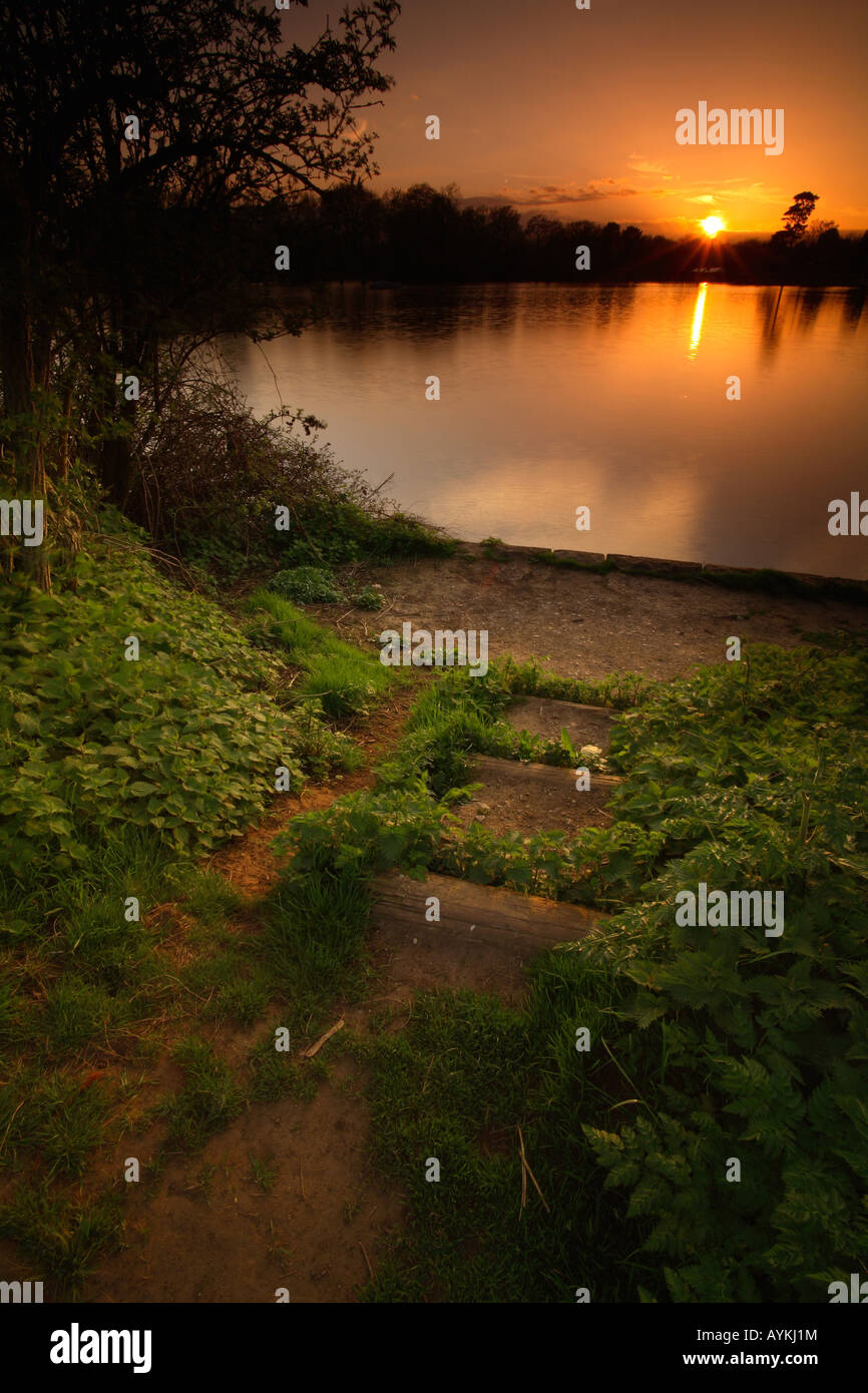 SunSet over Coate Water Park in Swindon Stock Photo - Alamy
