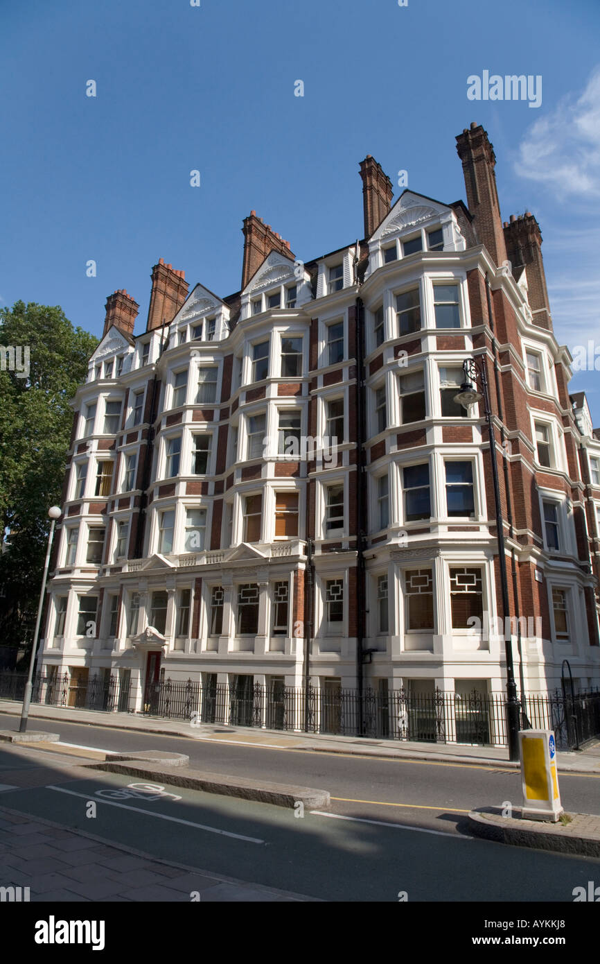Mansion block london hi-res stock photography and images - Alamy