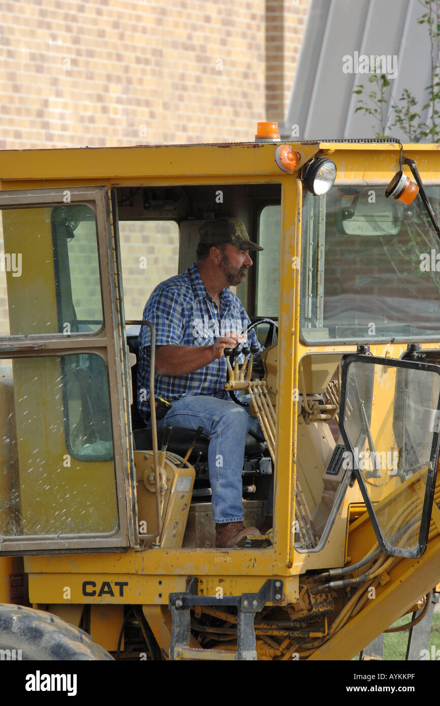 Operating heavy machinery hi-res stock photography and images - Alamy