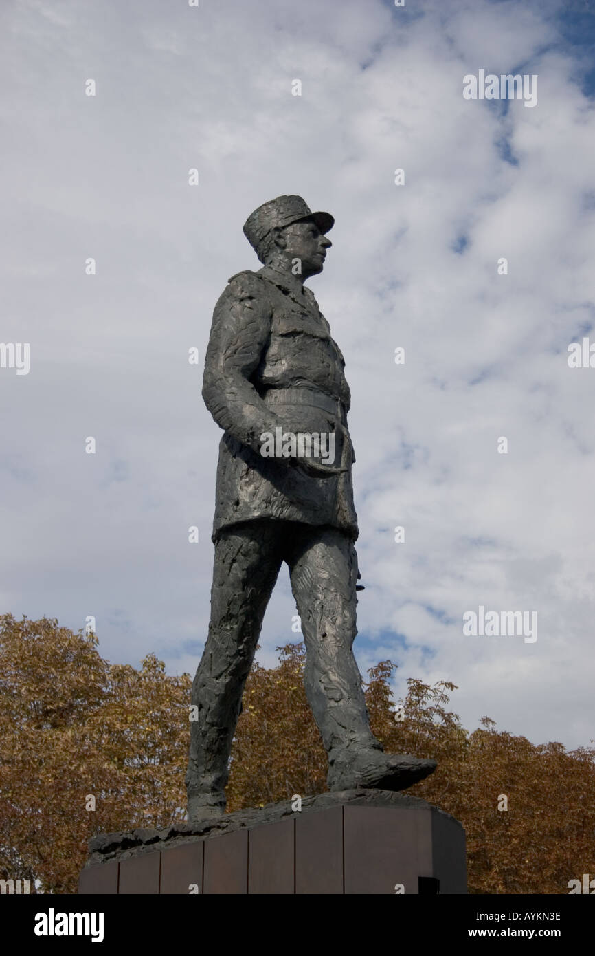Place de general charles de gaulle hi-res stock photography and images ...