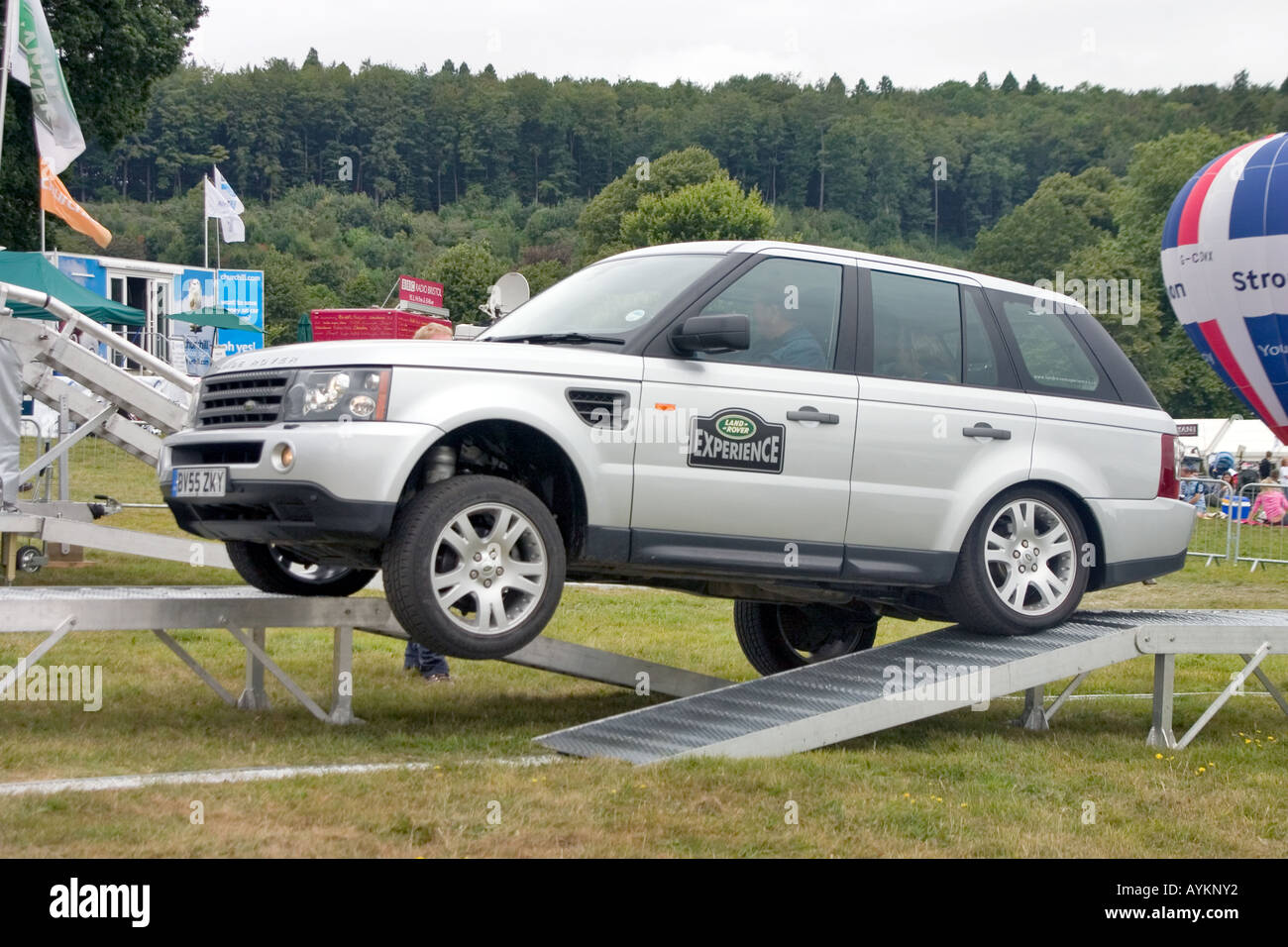 range rover cross axle'ing Stock Photo - Alamy