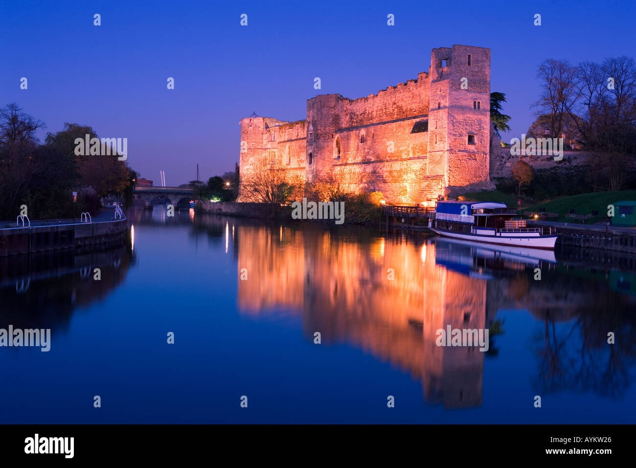 Newark castle at dusk hi-res stock photography and images - Alamy
