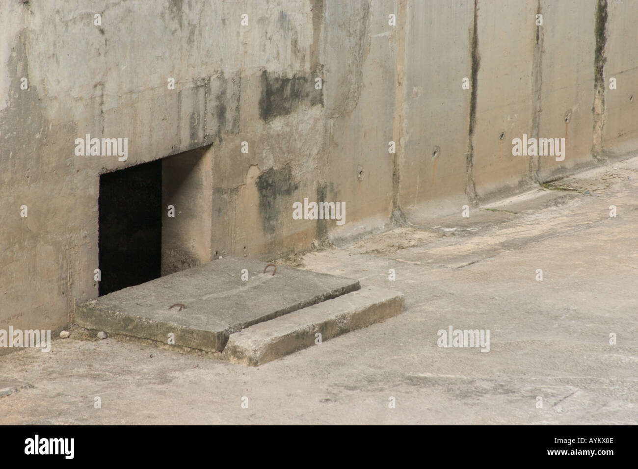 opening into wall Stock Photo - Alamy