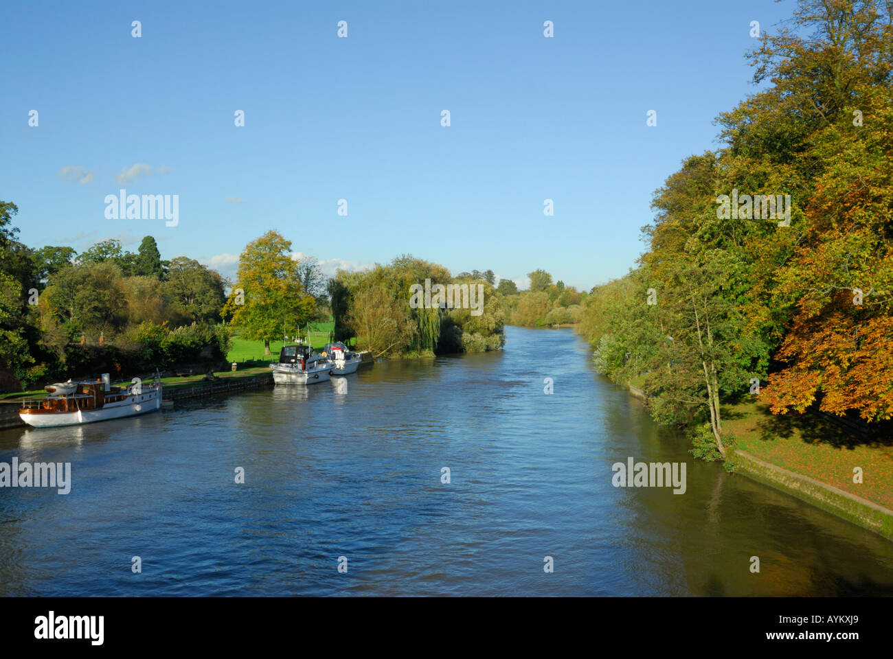 View of River Thames at Wallingford Oxfordshire England UK Stock Photo ...