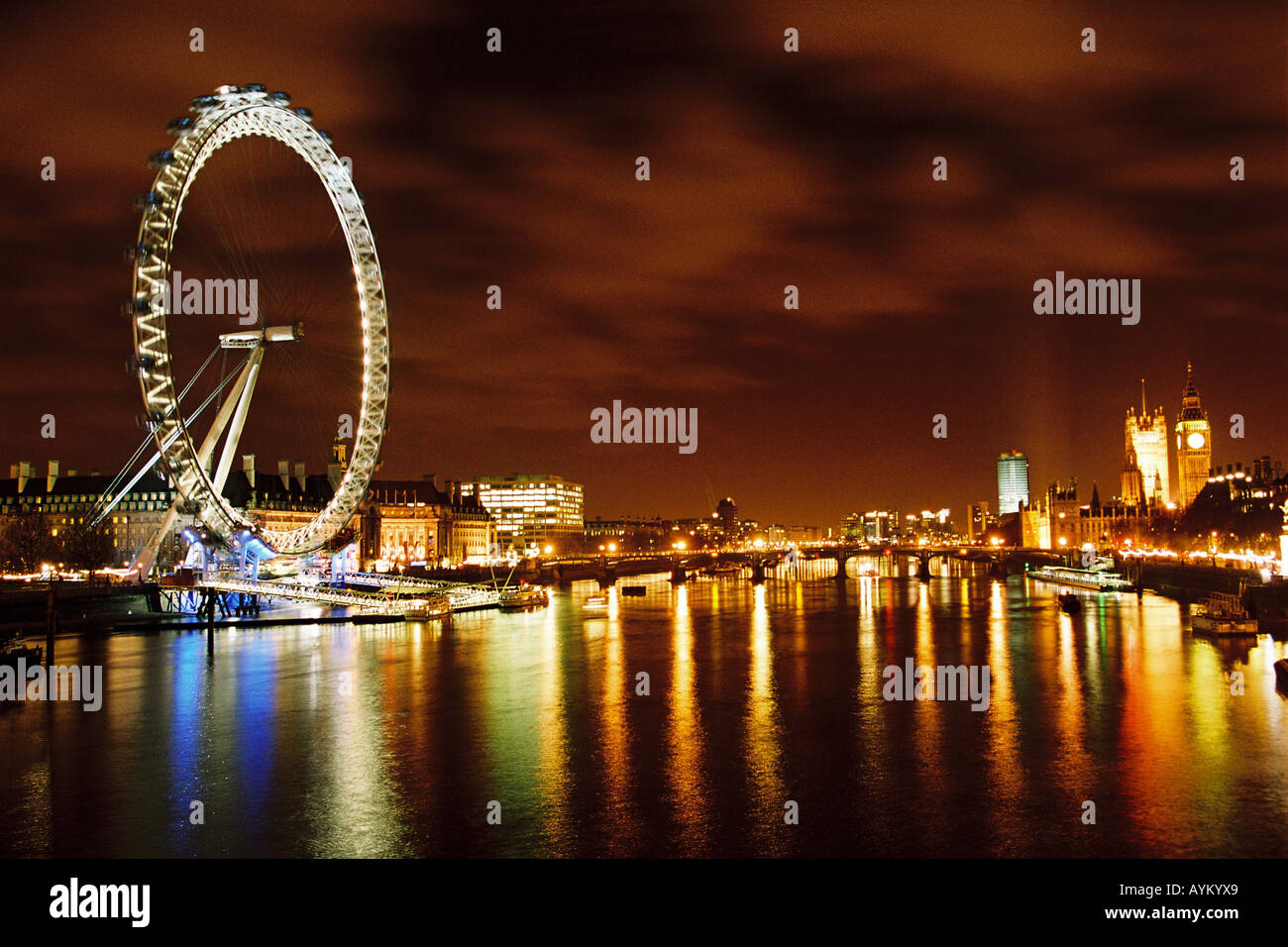 Light pollution london hi-res stock photography and images - Alamy
