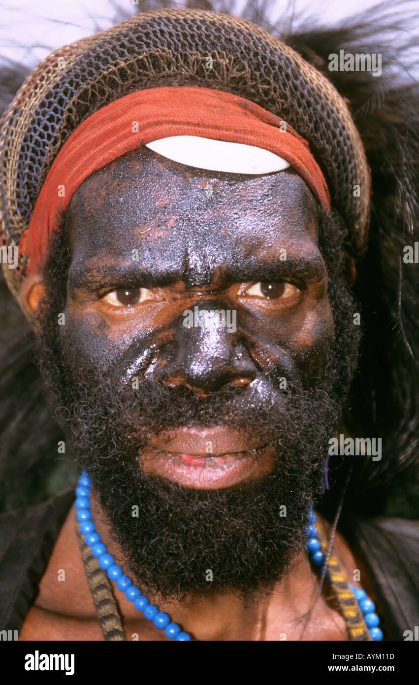 Man, irian jaya, new guinea, indonesia hi-res stock photography and ...