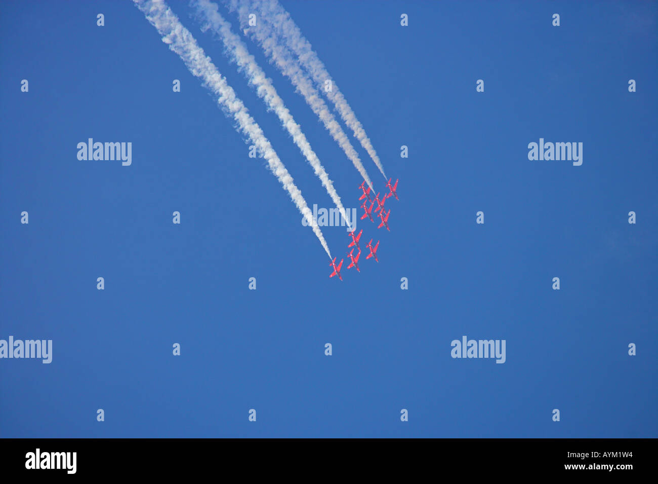 Red Arrows in formation Stock Photo - Alamy