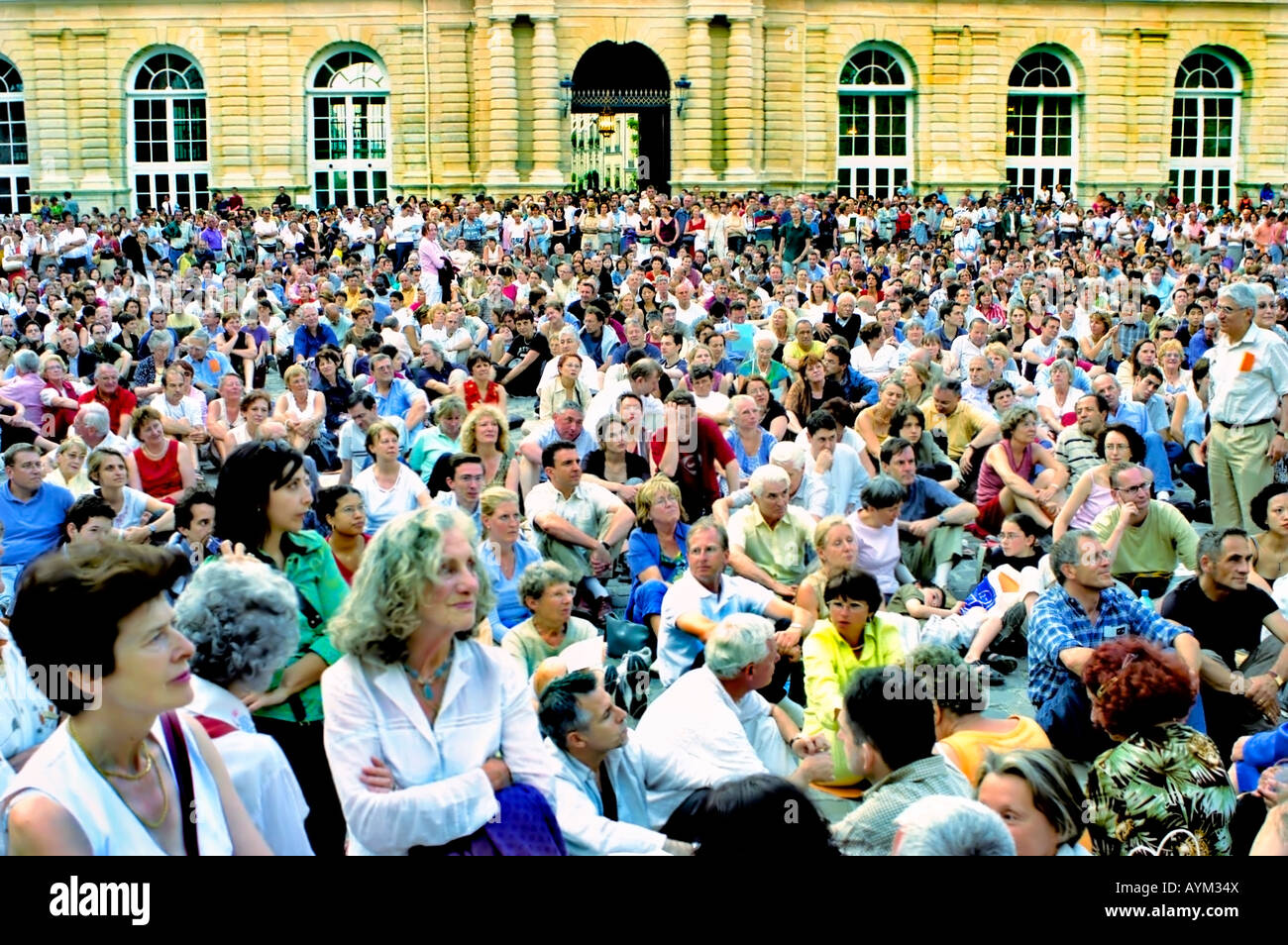 Outdoor concert classical crowd hi-res stock photography and images - Alamy