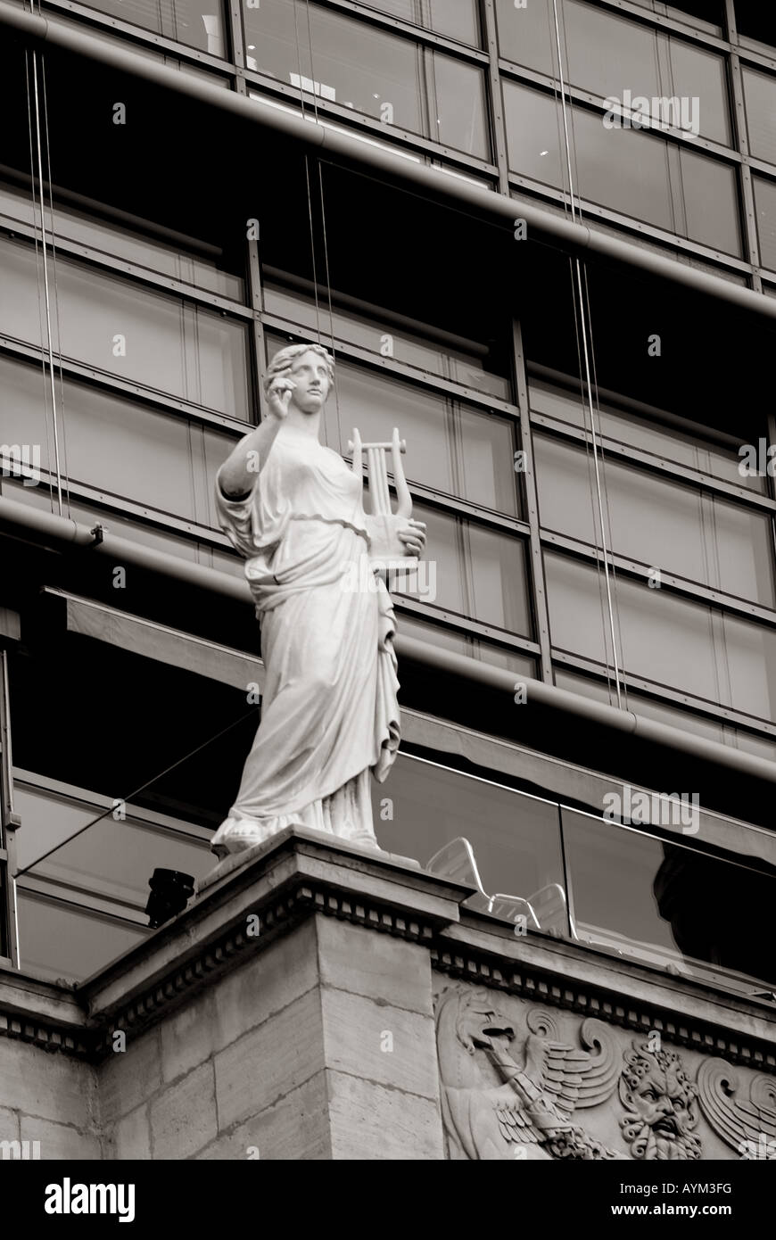 Lyon statue hi-res stock photography and images - Alamy
