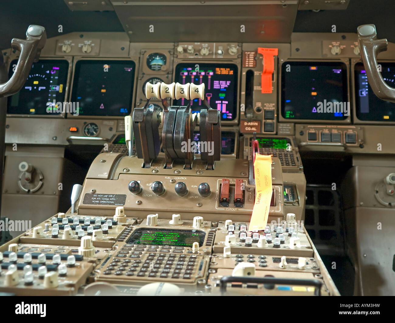 Boeing 747 Cockpit High Resolution Stock Photography and Images - Alamy