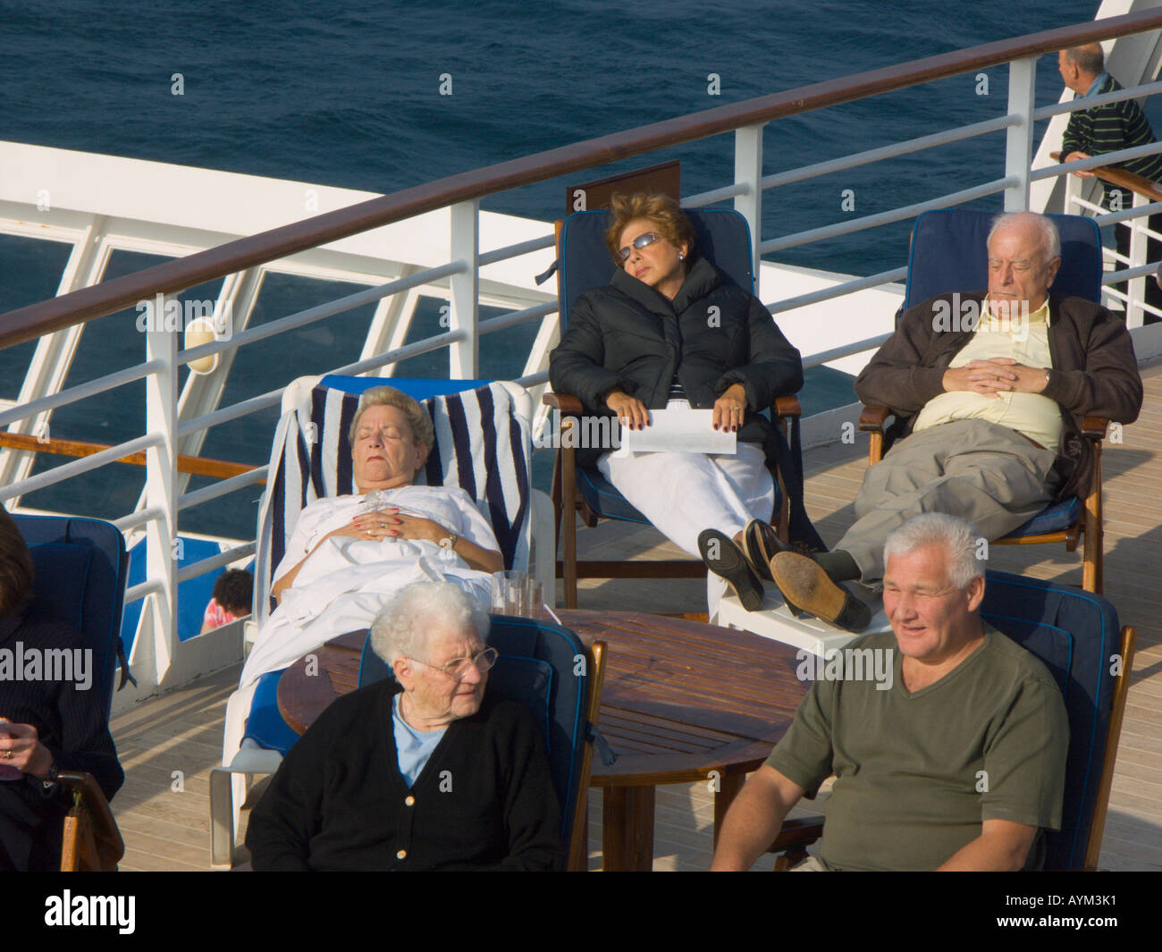Passengers board cruise hi-res stock photography and images - Alamy