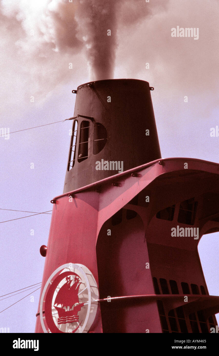 Ship funnel smoke hi-res stock photography and images - Alamy