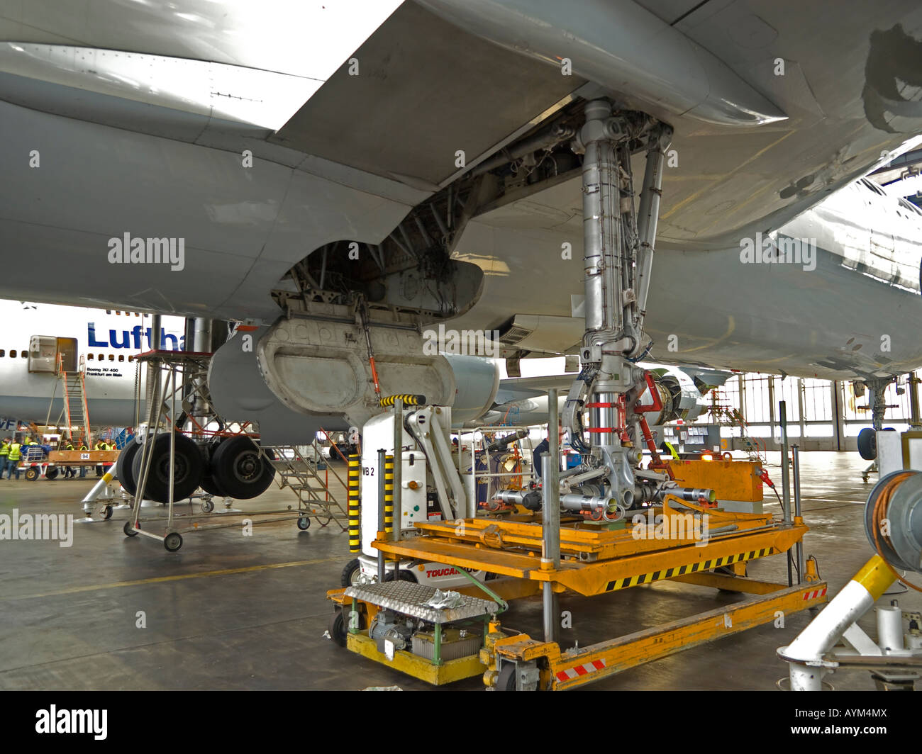 aeroplane L Airbus A 300 jet engine technics Lufthansa service hall ...