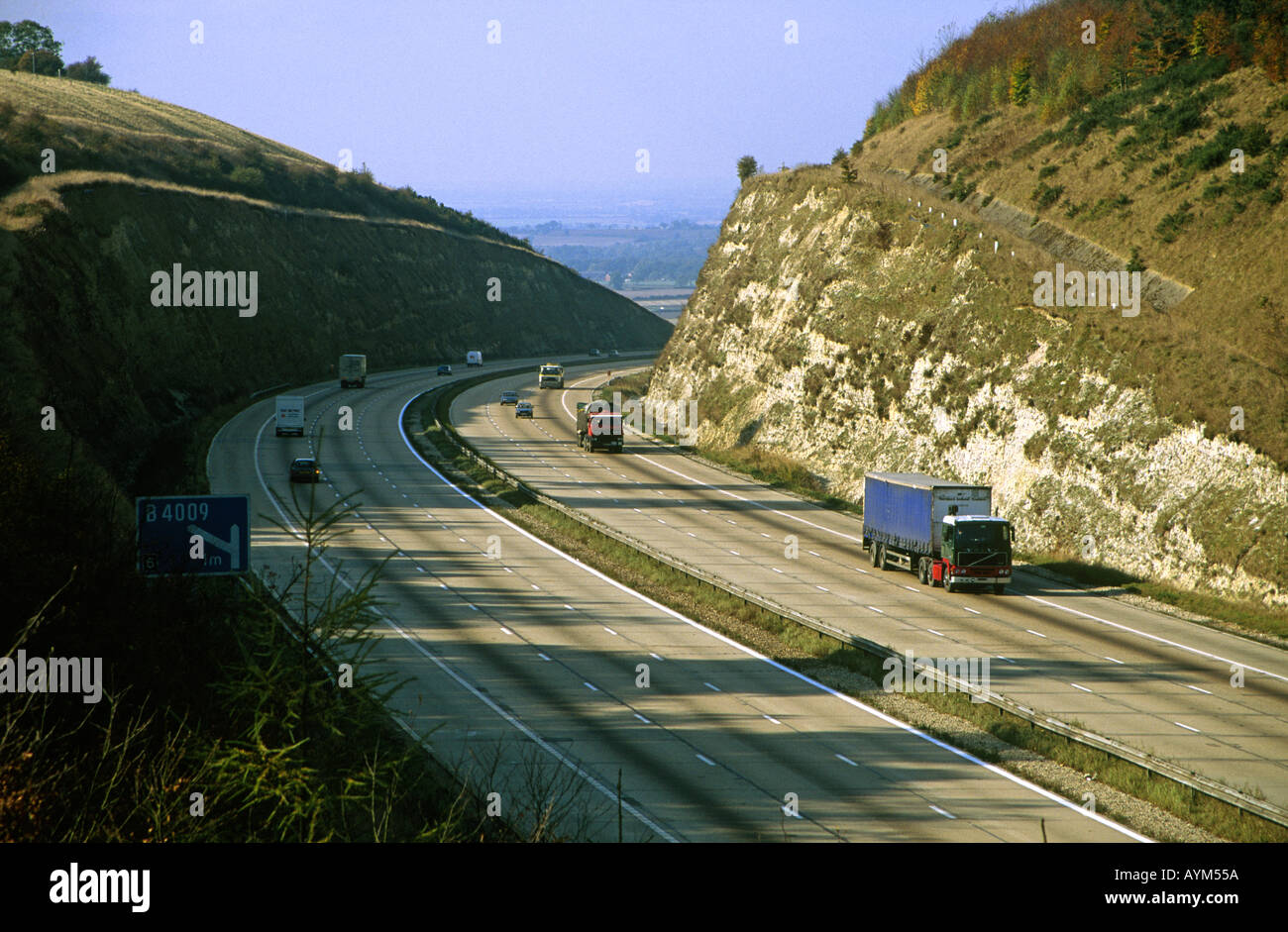 M40 Motorway passing through Chiltern cutting Buckinghamshire England ...