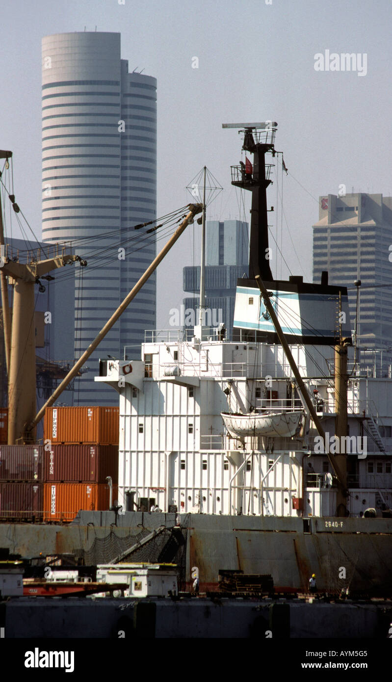 Singapore unloading containers in Docks terminal Stock Photo - Alamy
