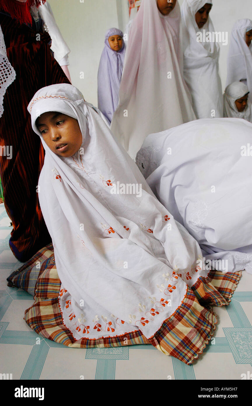 Girl girls indonesia sumatra hi-res stock photography and images - Alamy