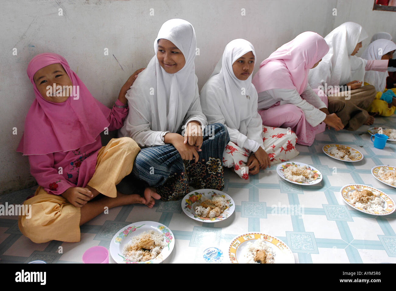 Girls in sumatra indonesia hi-res stock photography and images - Alamy