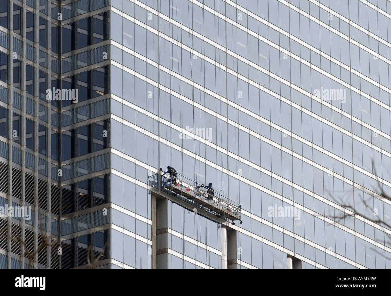 A pair of window washers work on a skyscraper in Chicago Stock Photo ...