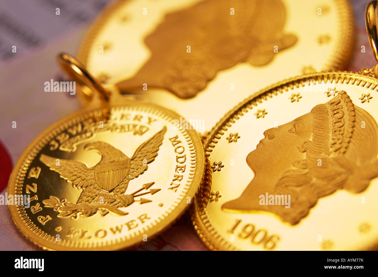 Heap of gold coin Stock Photo - Alamy