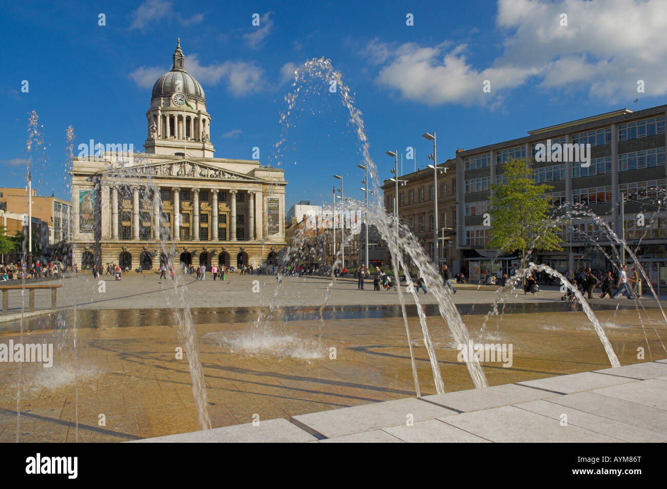 The council house and redone Old market square fountain Nottingham ...