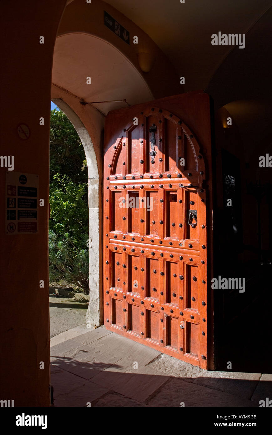 Stately home door hi-res stock photography and images - Alamy