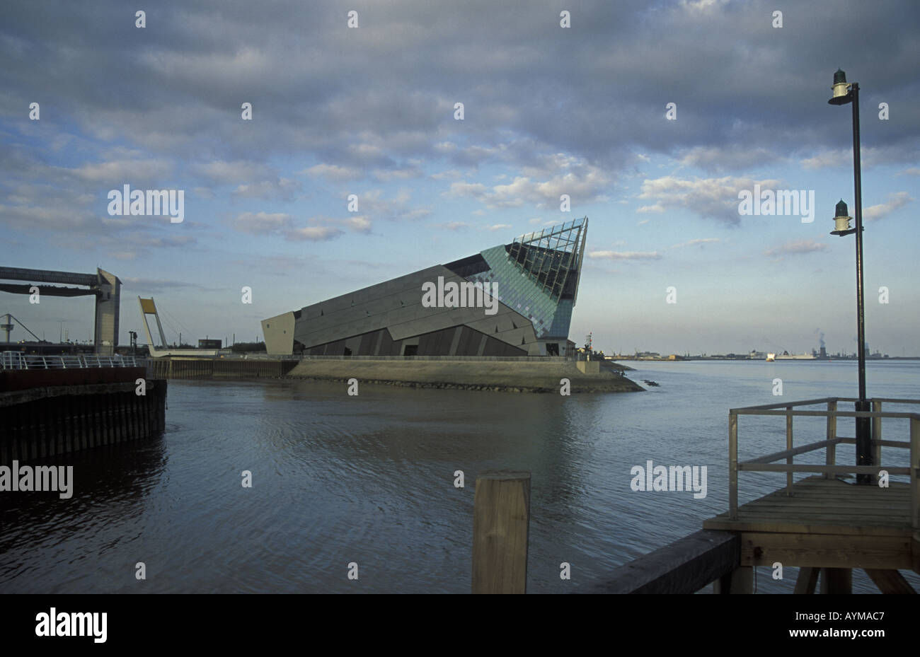 Sea life centre hull hi-res stock photography and images - Alamy