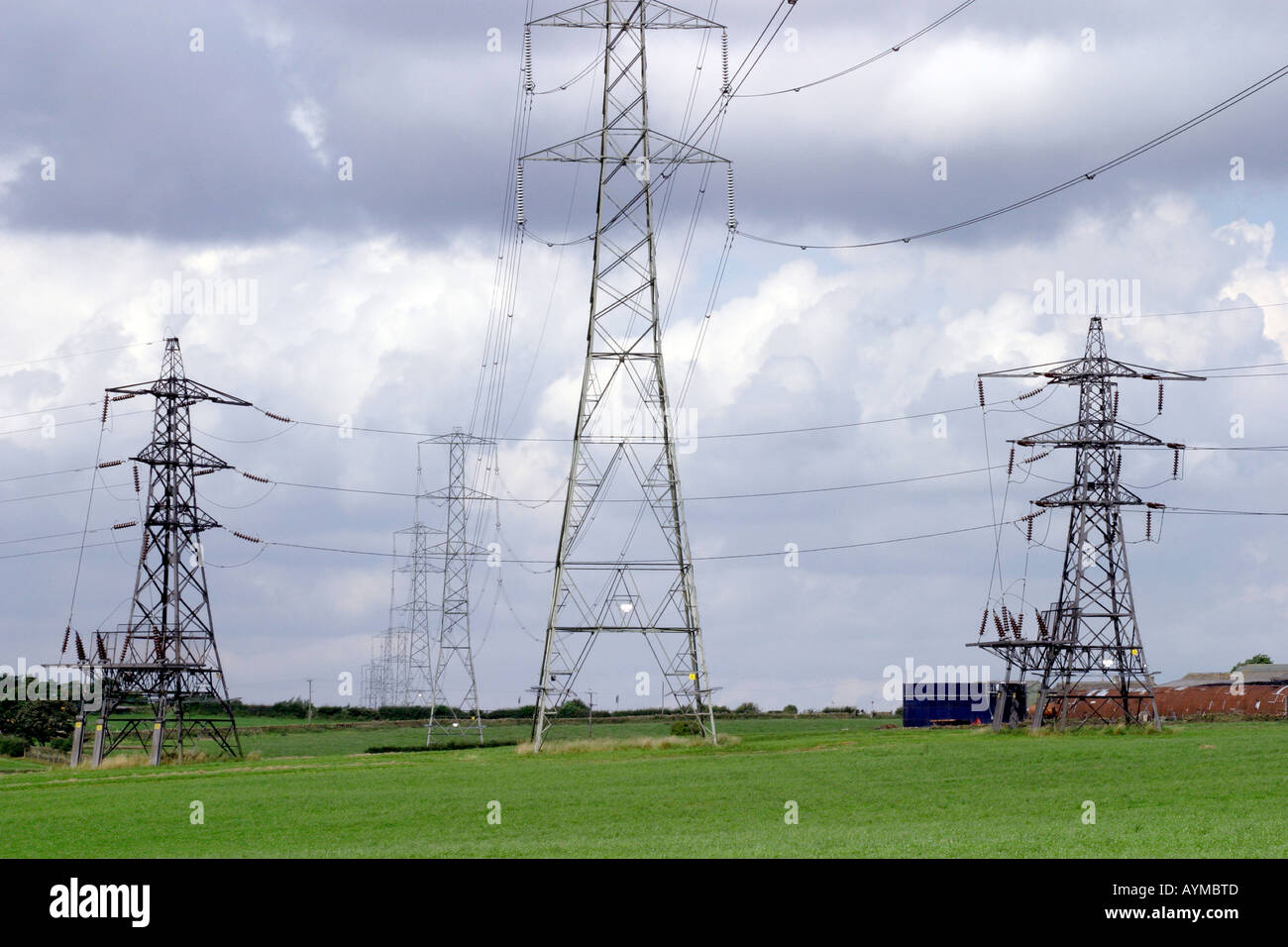 Electricty pylons uk hi-res stock photography and images - Alamy