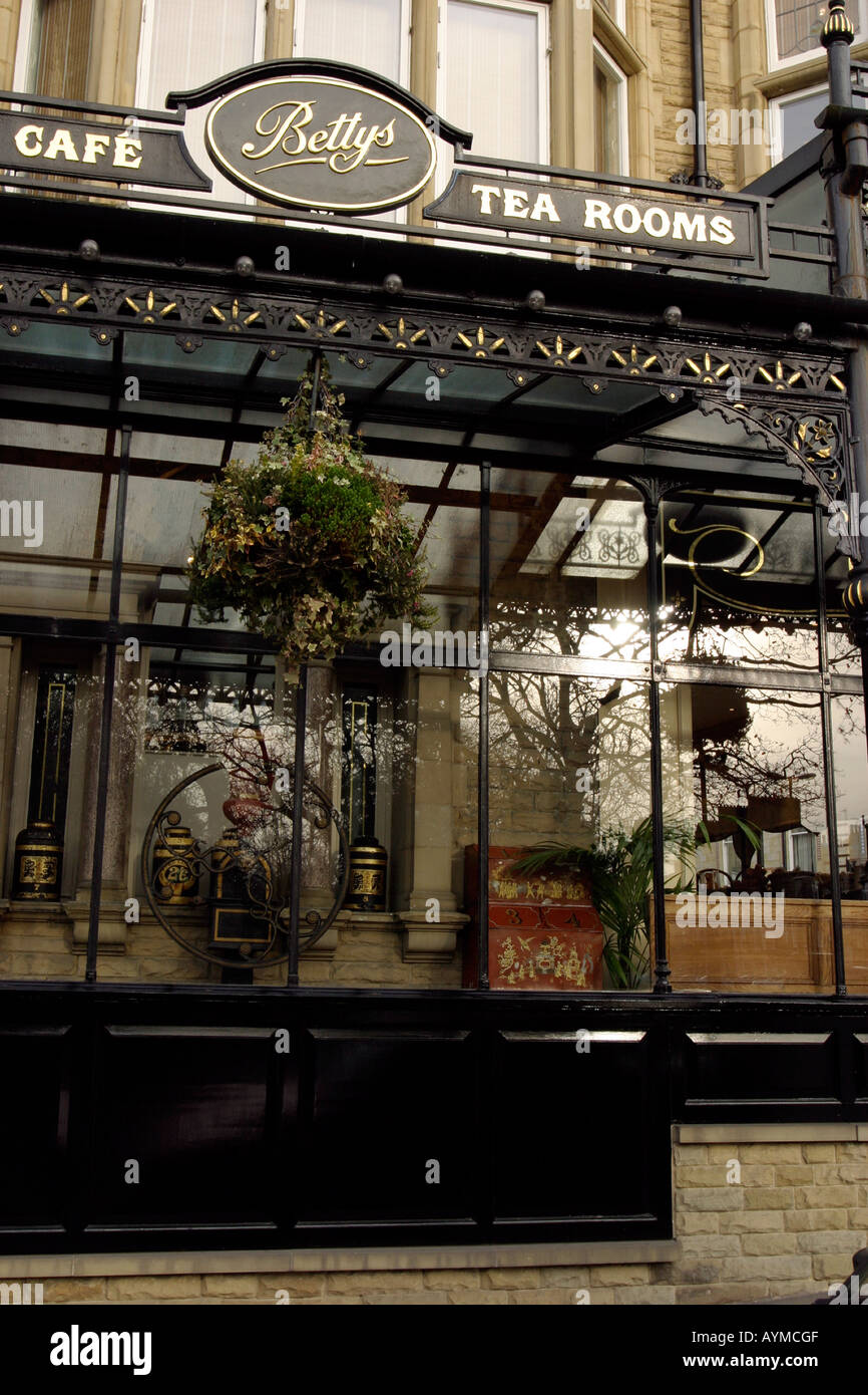 Edwardian tea rooms hi-res stock photography and images - Alamy