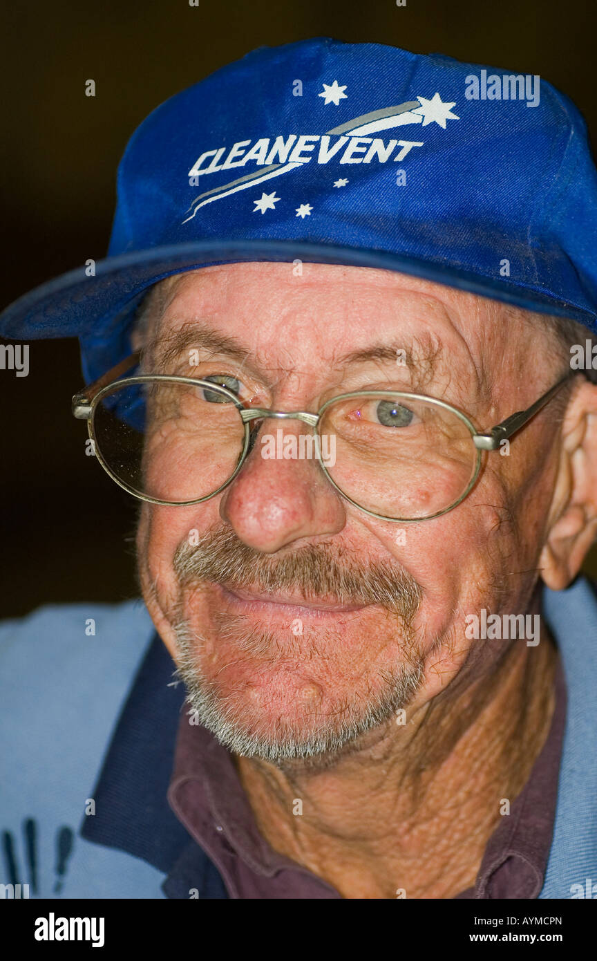 happy old man Stock Photo - Alamy