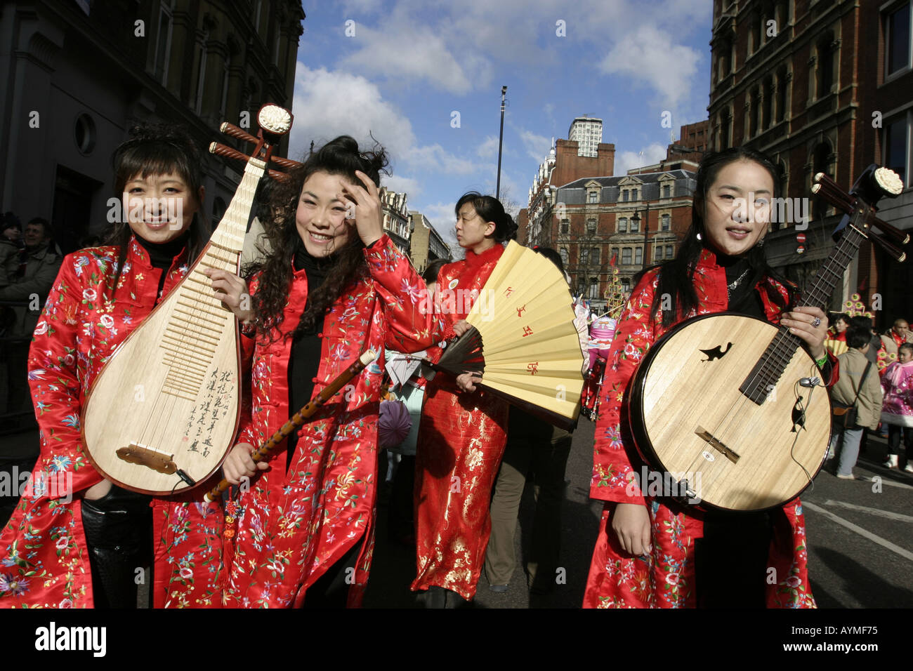 Chinese girls london hi-res stock photography and images - Alamy