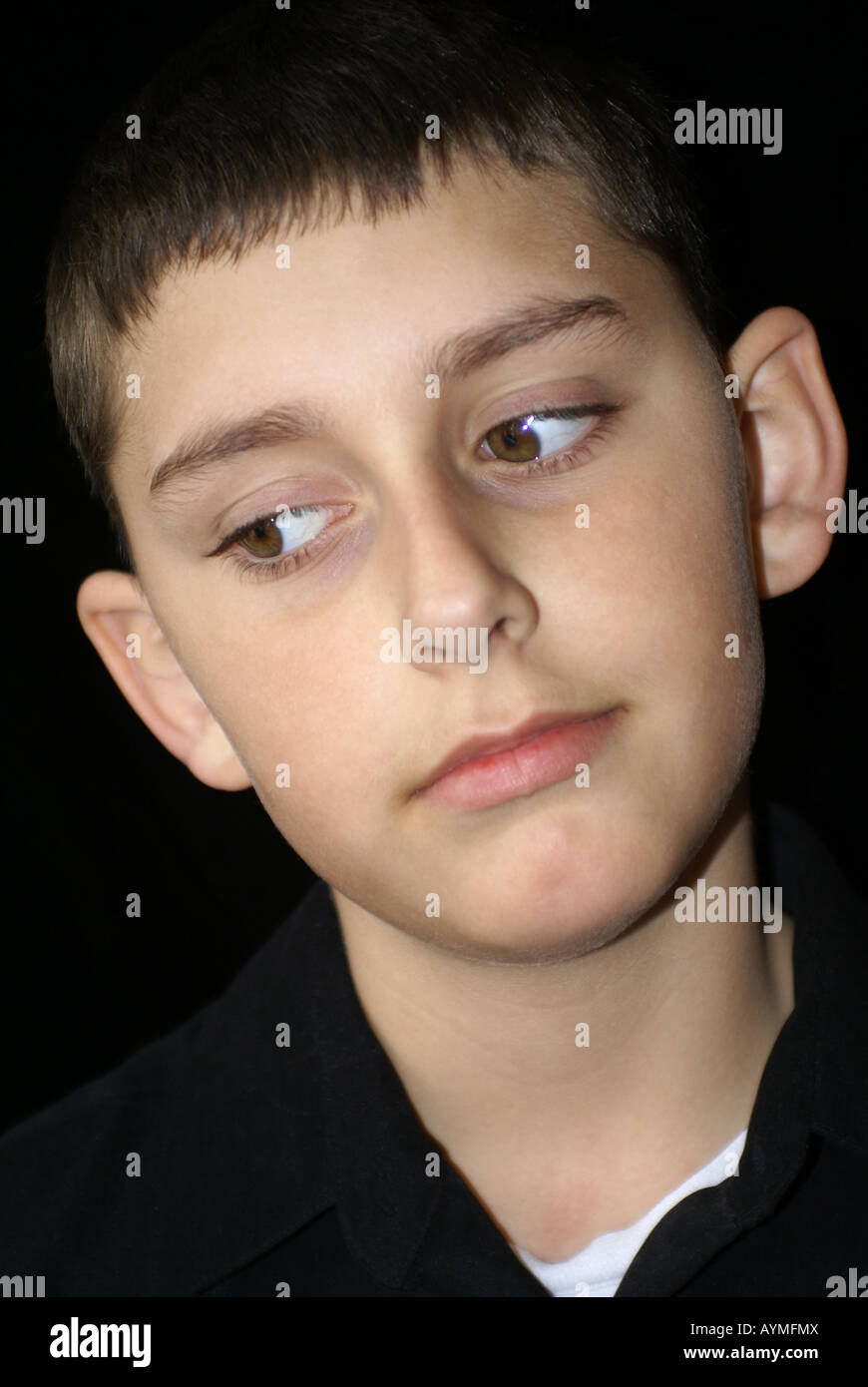 Glance down side view hi-res stock photography and images - Alamy