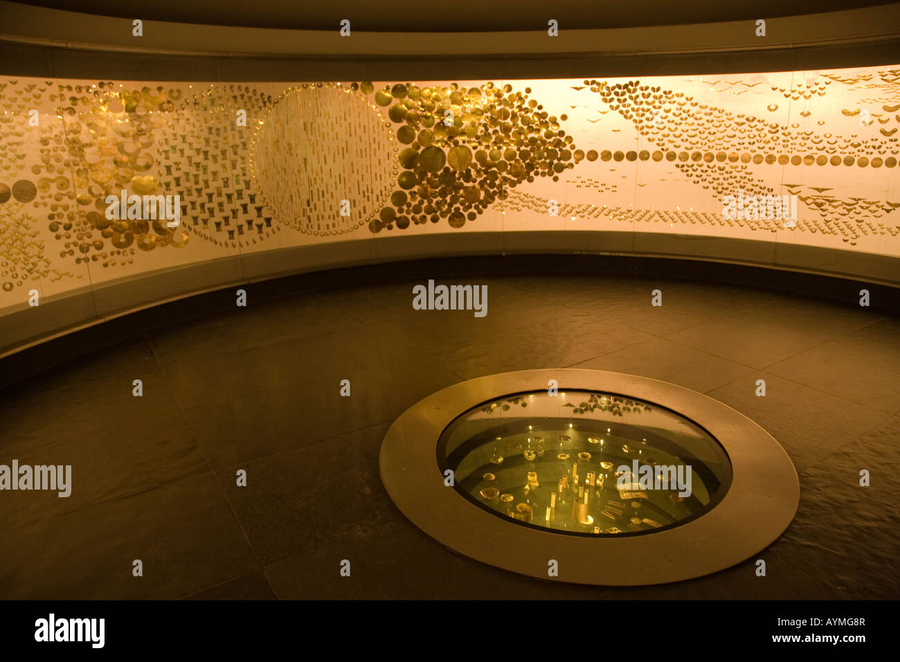 The gold room in the Bogota gold museum Stock Photo - Alamy