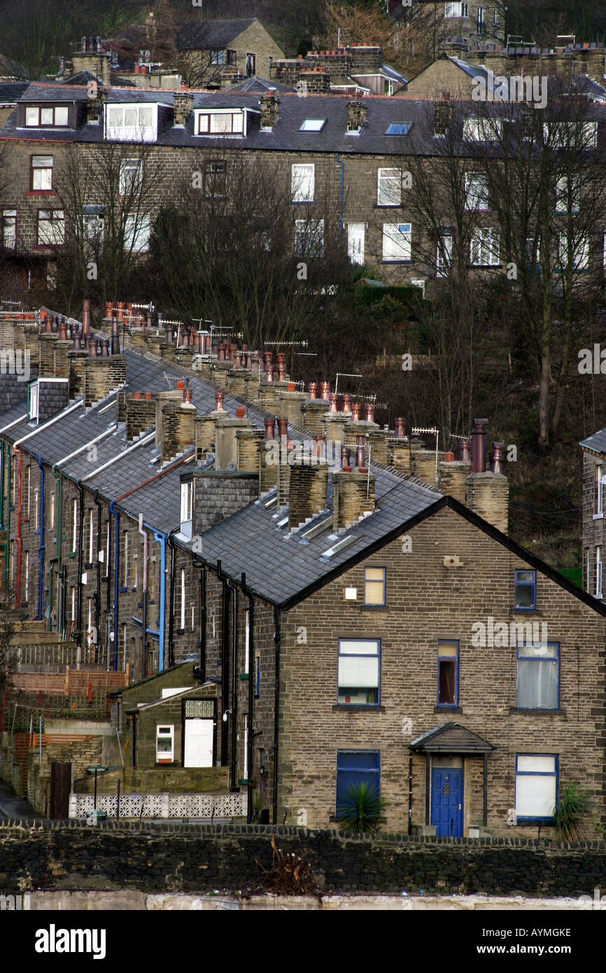 Typical yorkshire stone houses hi-res stock photography and images - Alamy