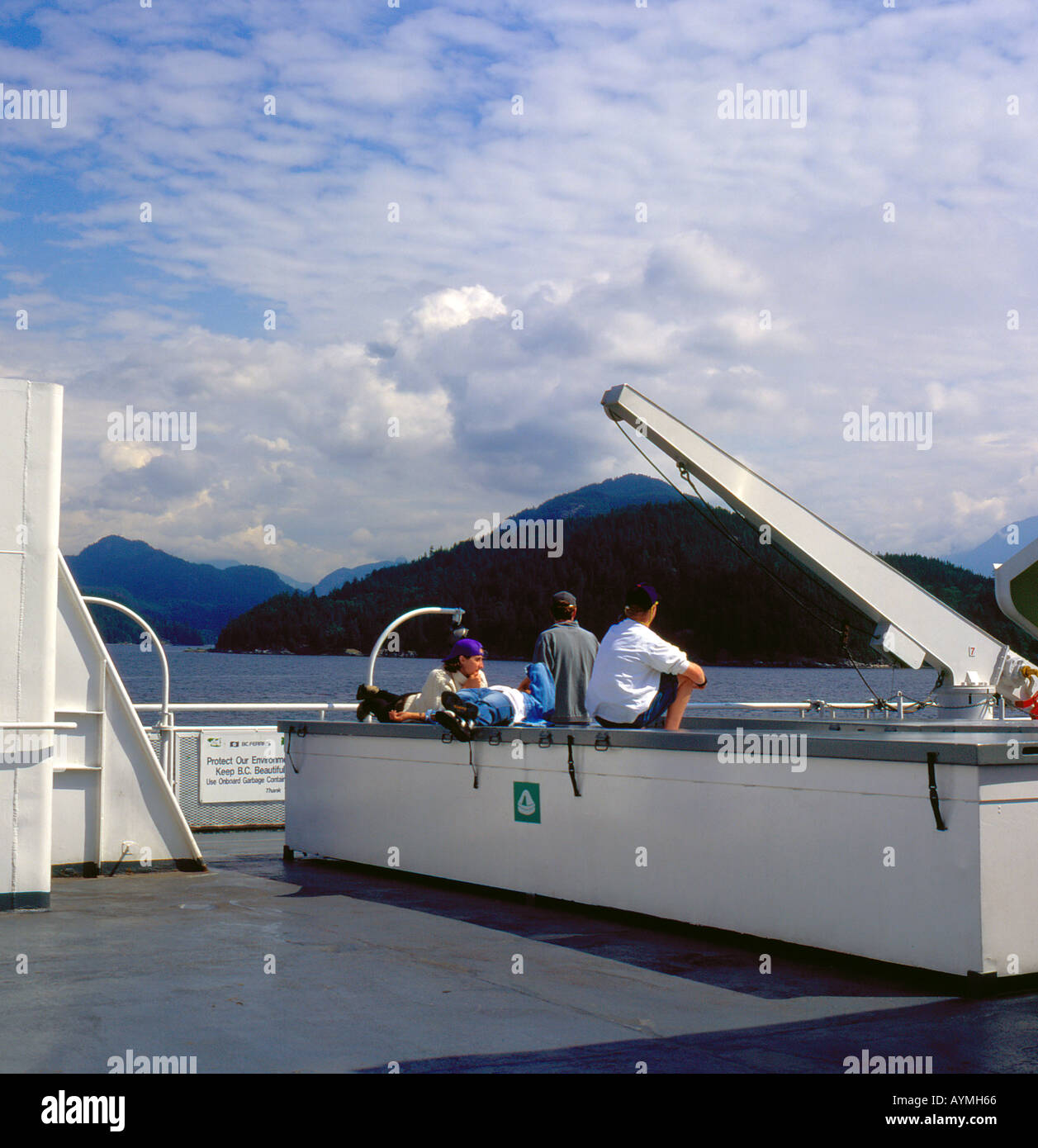 Kids on a deck hi-res stock photography and images - Alamy