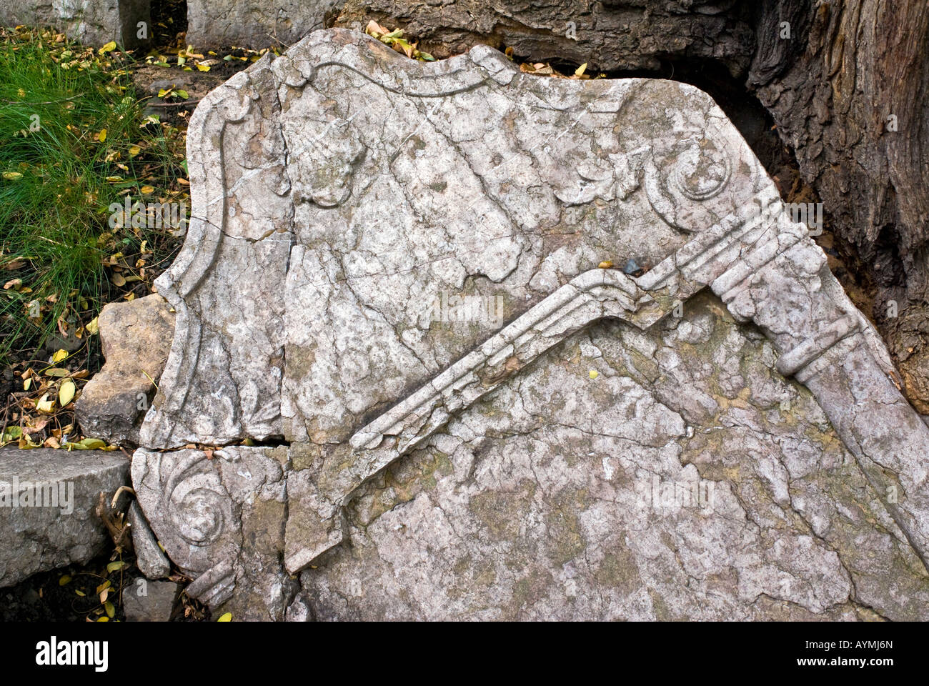 Medieval grave hi-res stock photography and images - Alamy