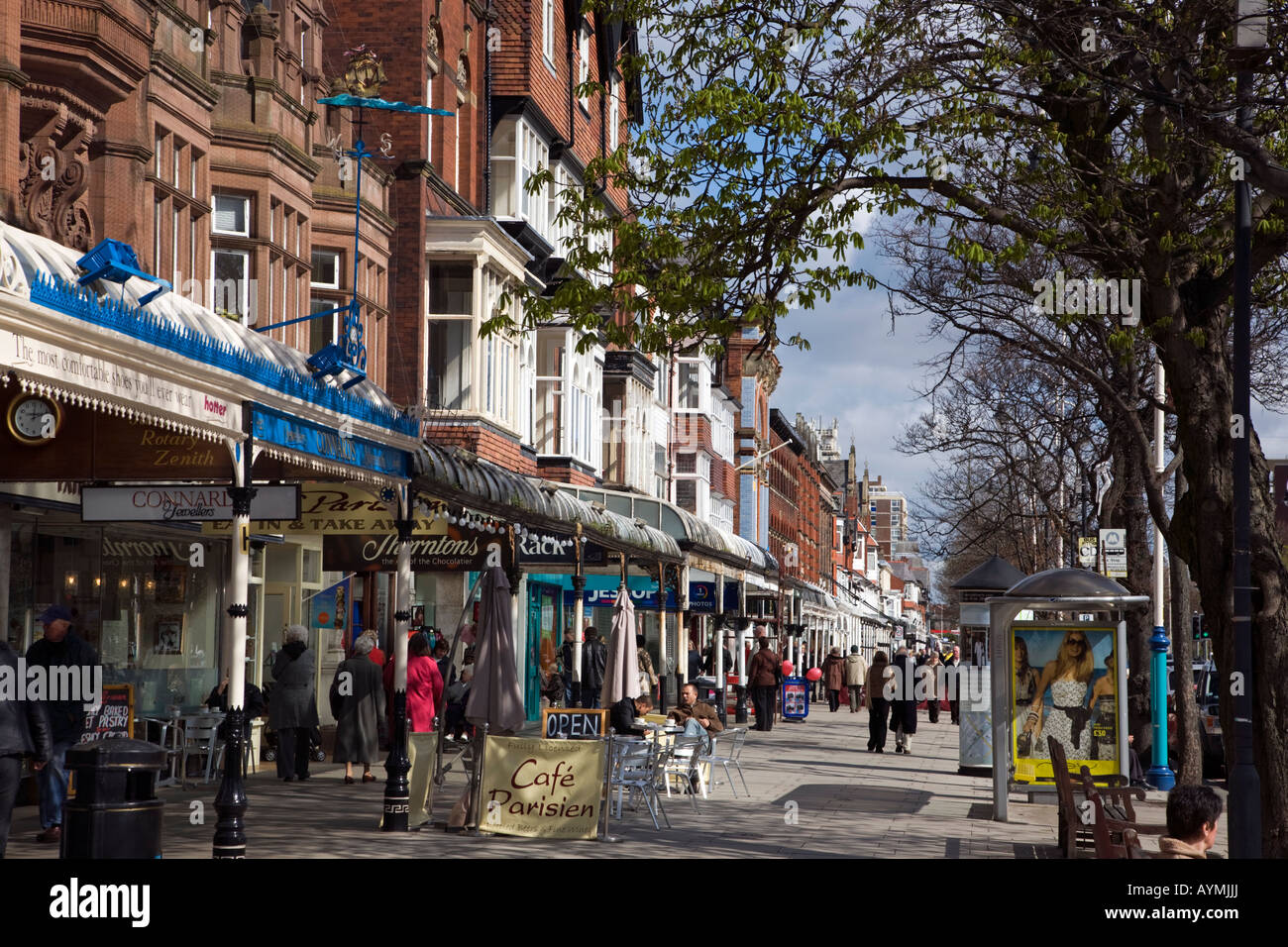 Shopping in southport hi-res stock photography and images - Alamy