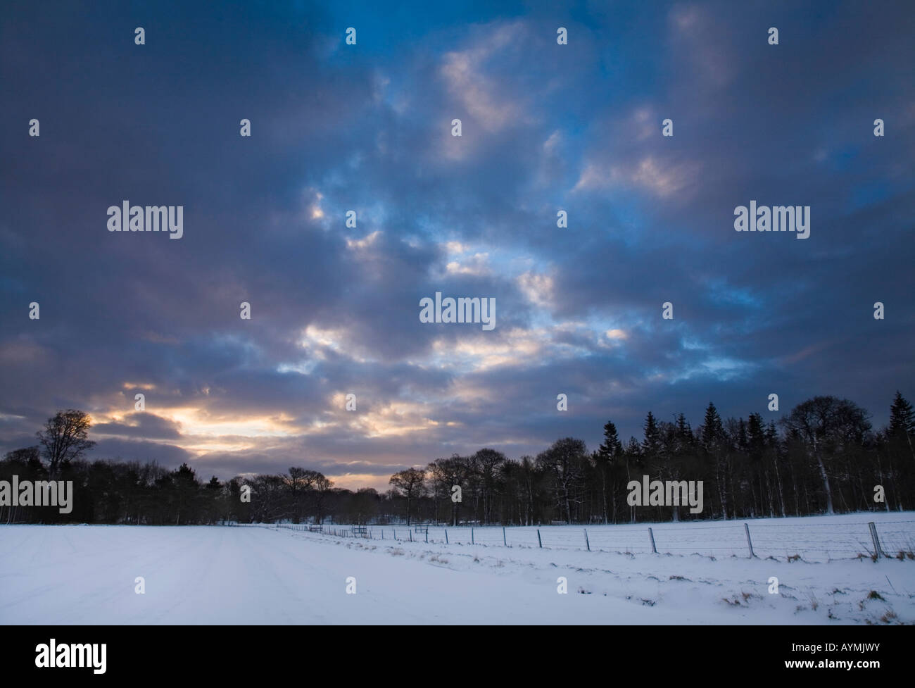 Dark grey sky with snow hi-res stock photography and images - Alamy