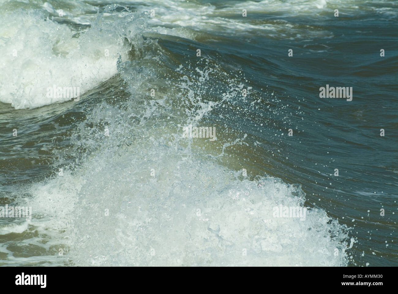 Crashing wave surf hi-res stock photography and images - Alamy