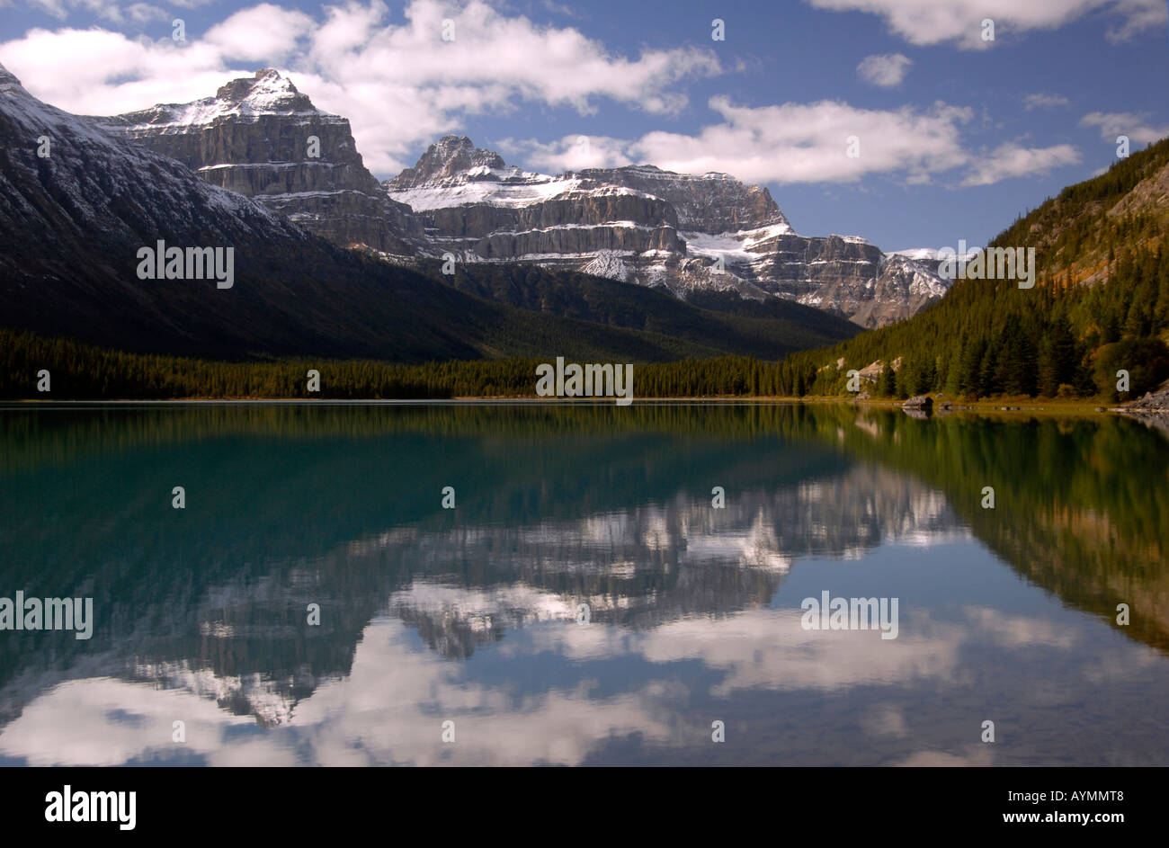 Mistaya lake hi-res stock photography and images - Alamy
