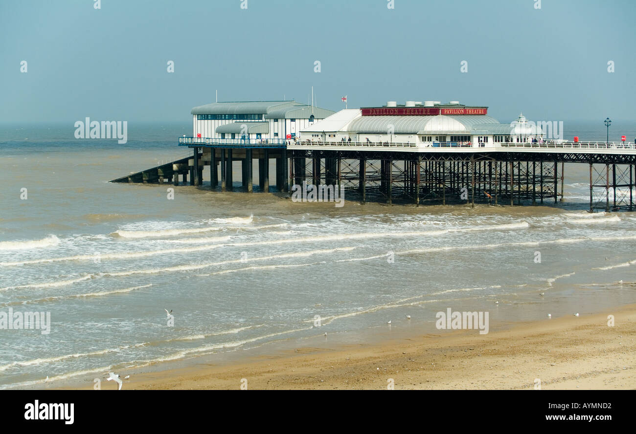 Cromer beach house hi-res stock photography and images - Alamy