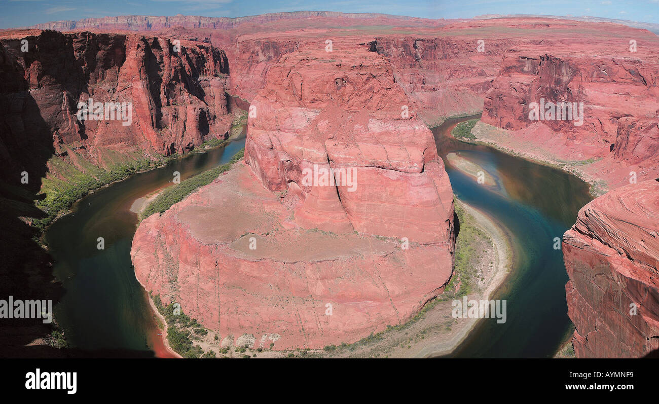 Fluss durch rote Felsen Arizona USA Stock Photo - Alamy