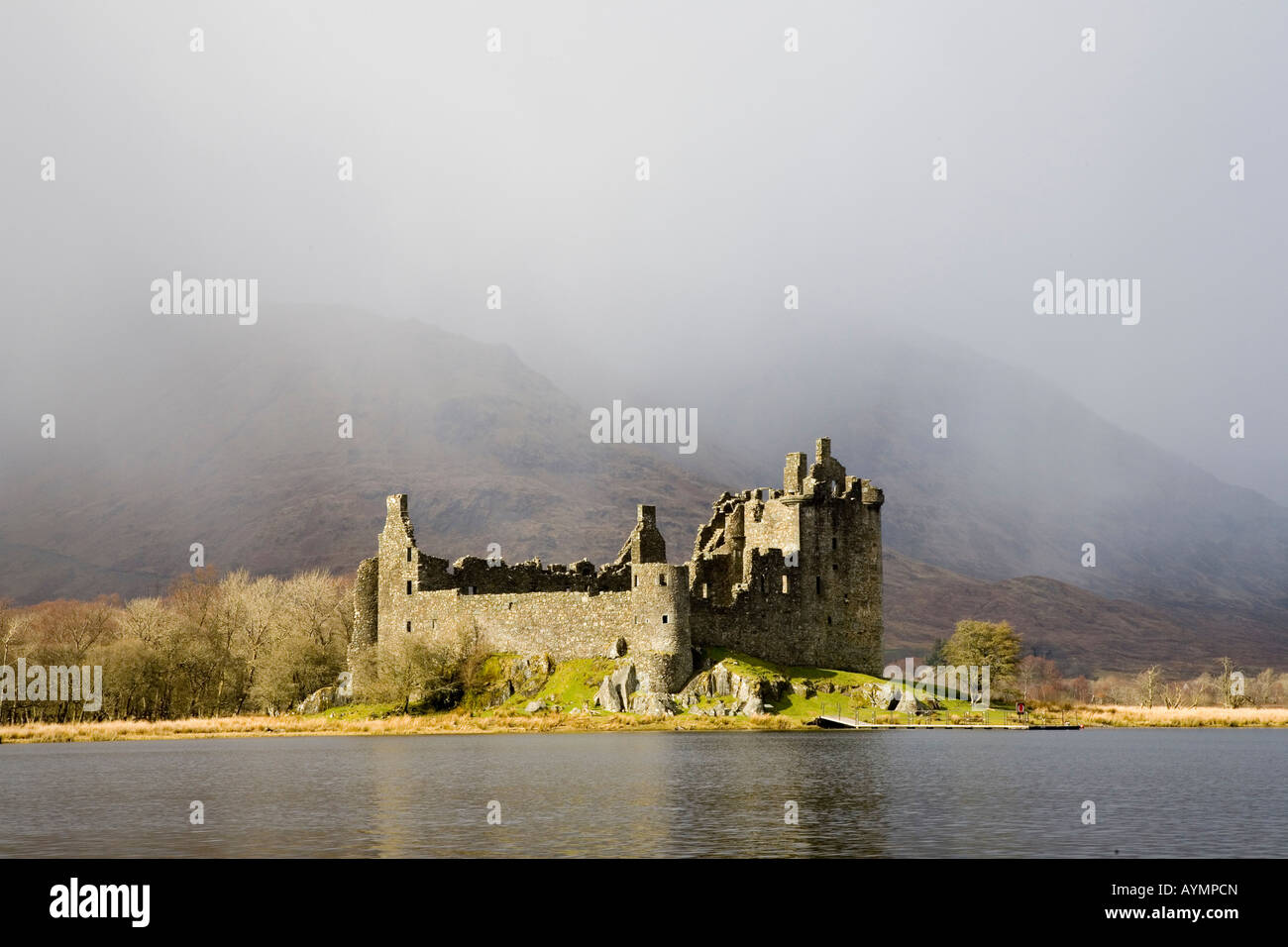 Scottish castles winter snow hi-res stock photography and images - Alamy