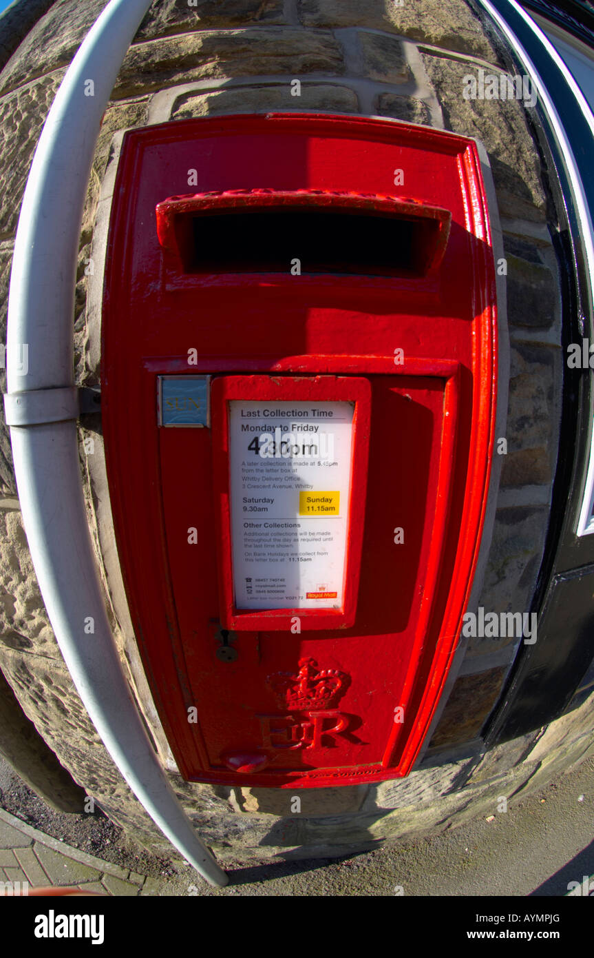 British Red Post Box Stock Photo - Alamy