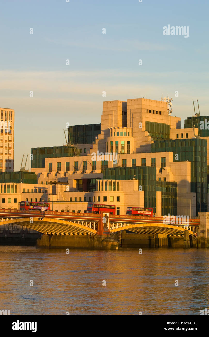 Vauxhall Bridge over River Thames and Thames House Vauxhall SW8 London ...