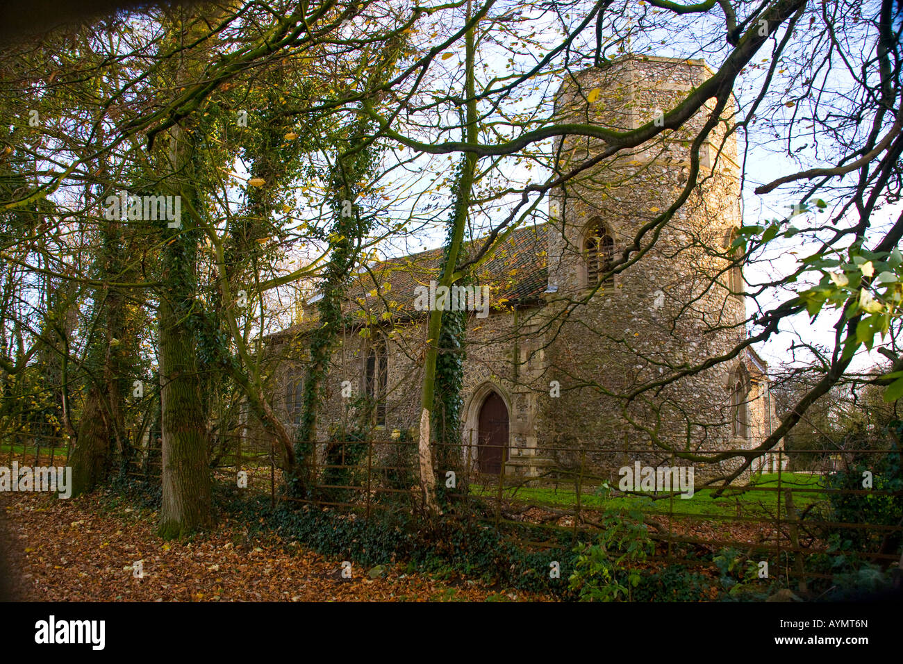 Round tower church norfolk england hi-res stock photography and images ...