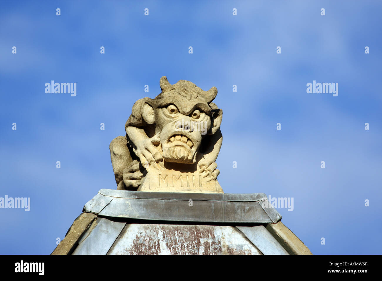 Devil gargoyle uk hi-res stock photography and images - Alamy