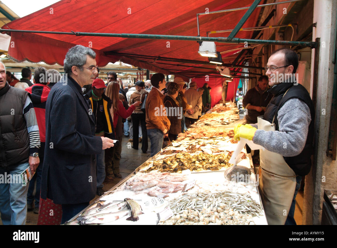 Rialto fish market Stock Photo - Alamy