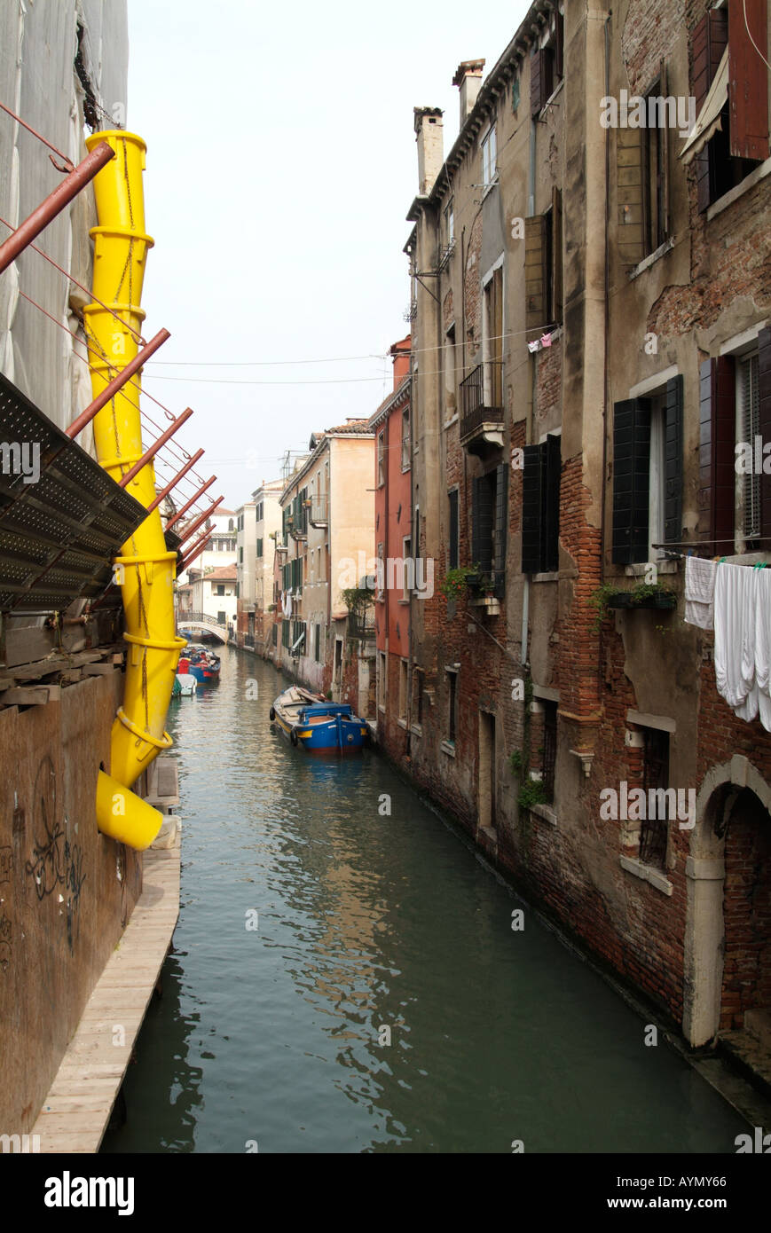 Construction work works building canal boat hi-res stock photography ...